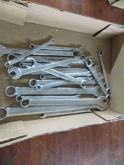 Assorted Combination Wrenches Metric And SAE - Lambrecht Auction, Inc.