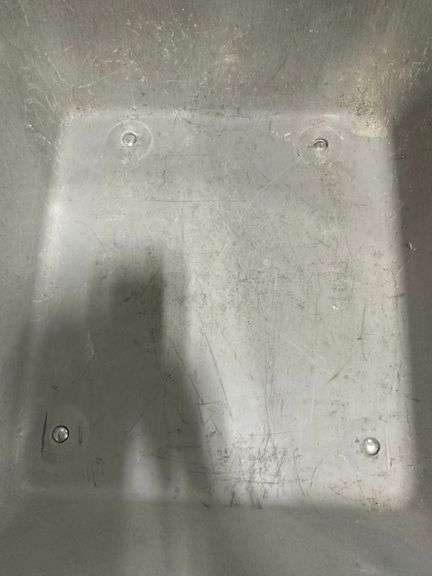 Anvil 5 cu. ft. Poly With Wood Handles USED - Lambrecht Auction, Inc.