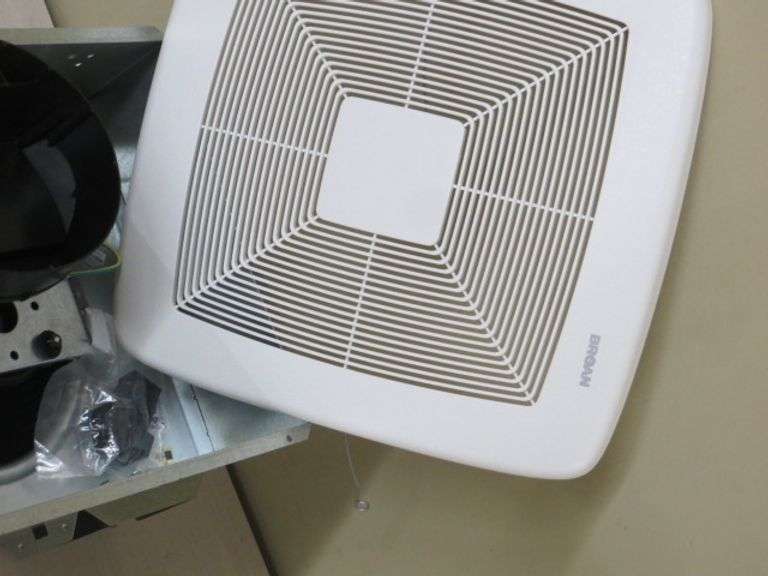 Broan Elite Quite Ventilation Fan QTXE110 - Lambrecht Auction, Inc.