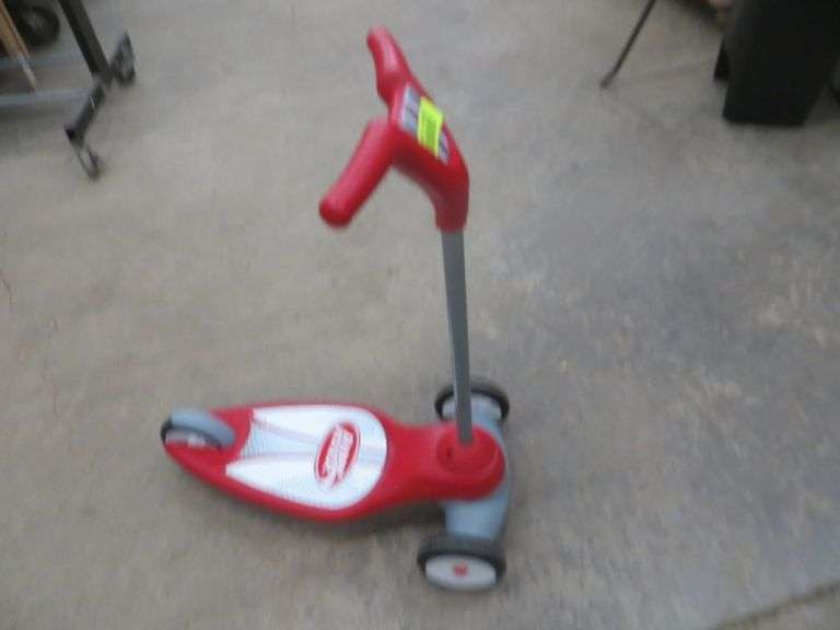 Radio Flyer Three Wheel Scooter - Lambrecht Auction, Inc.