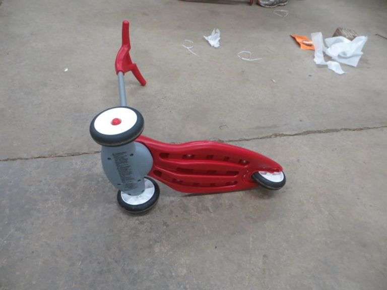 Radio Flyer Three Wheel Scooter - Lambrecht Auction, Inc.