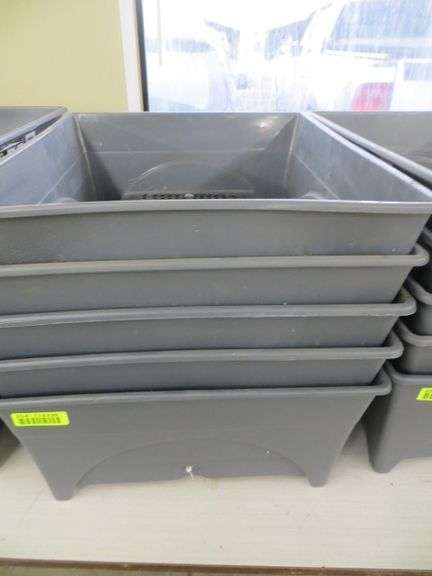 Five City Pickers Self Watering Raised Bed Grow Box - Lambrecht Auction ...