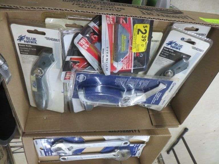 Blue Hawk Razor Knives - Lambrecht Auction, Inc.