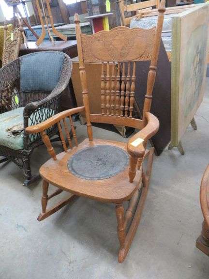 Oak Spindle Back Rocker - Lambrecht Auction, Inc.