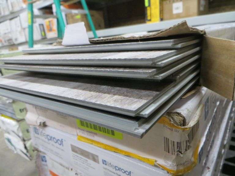 LifeProof Vinyl Flooring Lighthouse Oak - Lambrecht Auction, Inc.