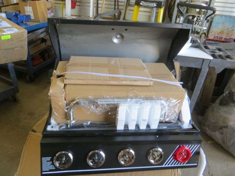 Dyno Glo 5 Burner Gas Grill - Unassembled - Lambrecht Auction, Inc.