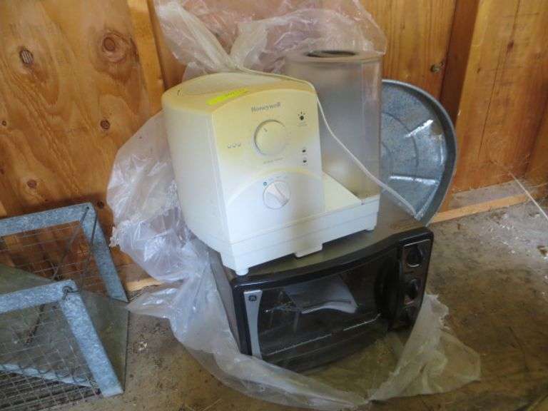 Honeywell Humidifier & GE Toaster Oven - Lambrecht Auction, Inc.