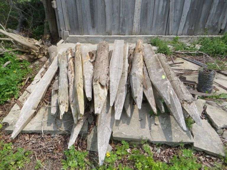 20+ Fence Posts - Lambrecht Auction, Inc.