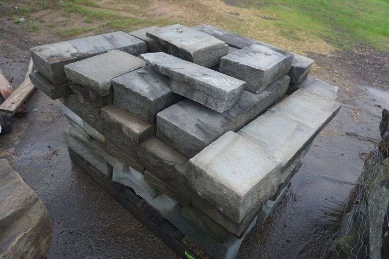 Snapped Edge Wall Stone - Lambrecht Auction, Inc.