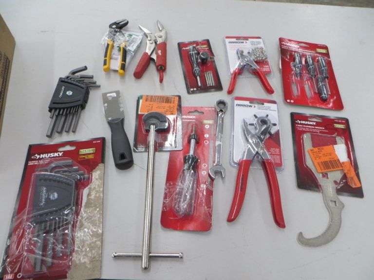 Hex Keys, Plumbers Wrench, Eyelit Pliers, Wrench, Locking Pliers, Etc ...