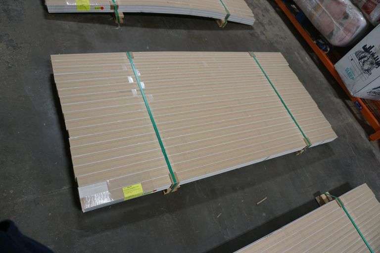 Primed Base Moulding 2 1/4"x7' - Lambrecht Auction, Inc.