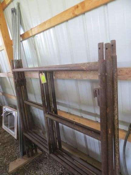 5' Scaffolding, 4 Uprights and 4 Cross Pieces Includes a Pair of ...