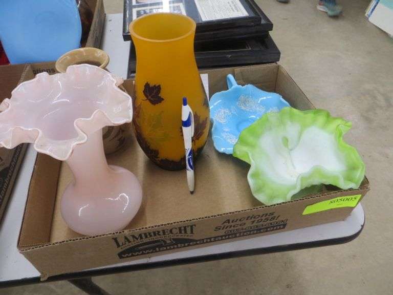 Five Pieces Mixed Glass - Lambrecht Auction, Inc.
