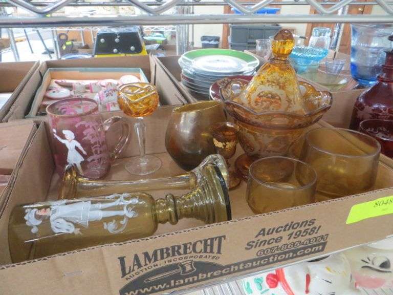 Assorted Decorative Glassware - Lambrecht Auction, Inc.