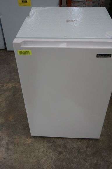 Magic Chef 4.4 cu. ft. Mini Fridge in White without Freezer - Lambrecht ...