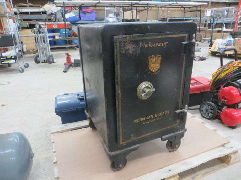 Antique Victor Floor Safe w/Combination - Lambrecht Auction, Inc.