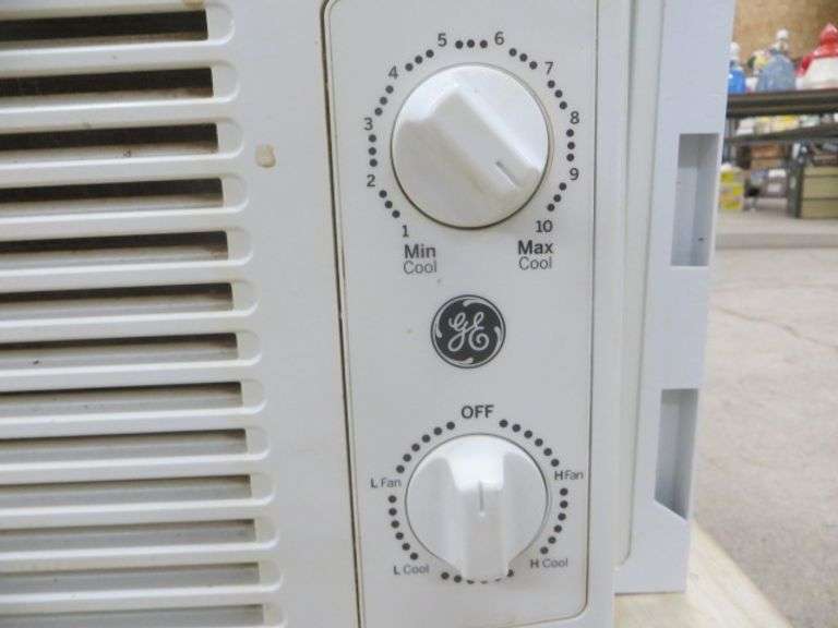GE Window AC Unit - Lambrecht Auction, Inc.