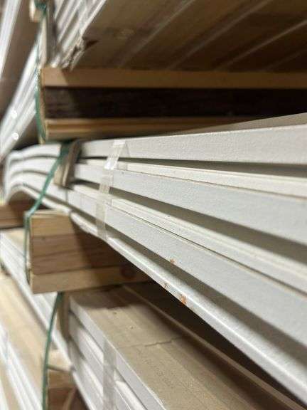 Primed Base Moulding 2 1/4"x7' - Lambrecht Auction, Inc.