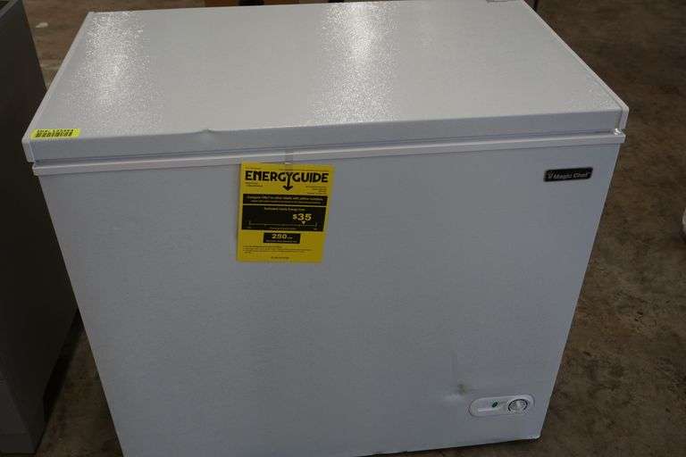 Magic Chef 7.0 cu. ft. Chest Freezer in White - Lambrecht Auction, Inc.