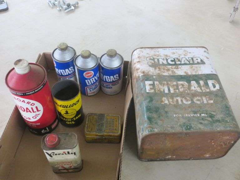 Oil and Dry Gas Tins - Lambrecht Auction, Inc.