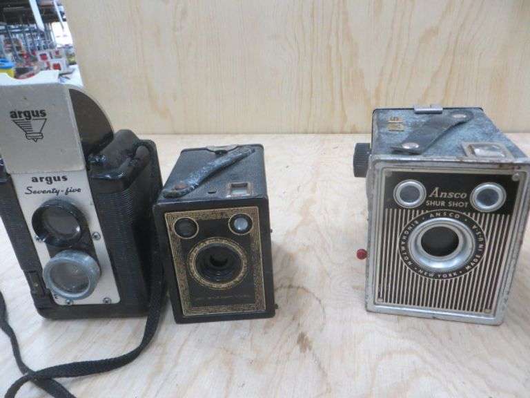 Vintage Box Cameras Etc. - Lambrecht Auction, Inc.