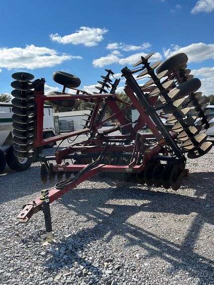 24 foot Case International Disc - Langham Auctioneers