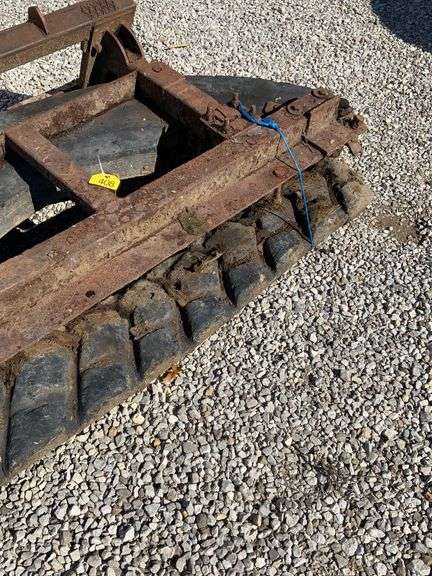 Rubber Tire Skid Steer Manure Scraper - Langham Auctioneers