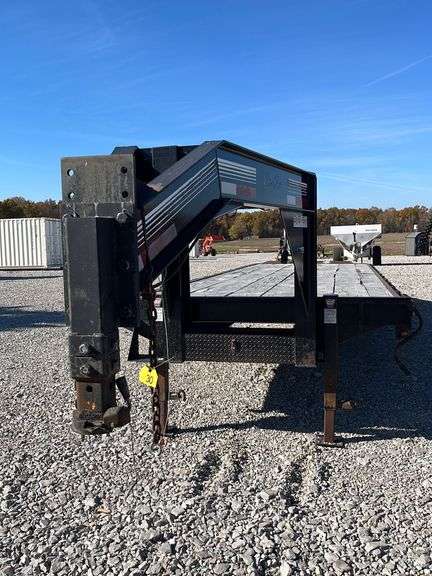 (TITLE) 2006 Corn Pro Gooseneck Trailer - Langham Auctioneers