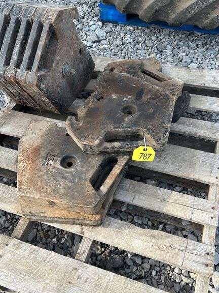 (10) 334 Tractor Weights - Langham Auctioneers