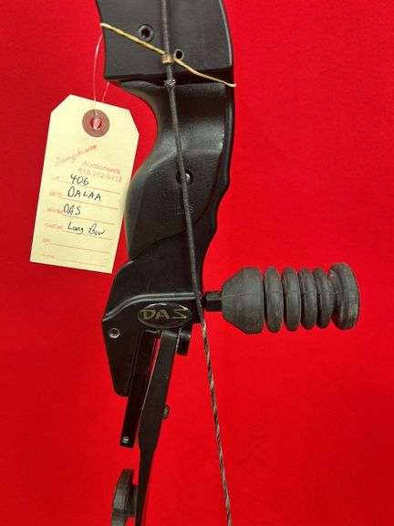 Das Dalaa Long Bow Riser w/ BlackMax Limbs - Langham Auctioneers