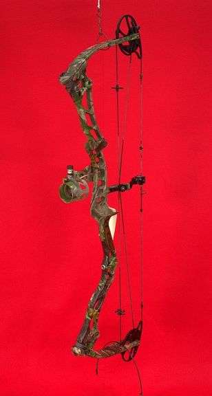 BowTech 82nd Airborne Compound Bow - Langham Auctioneers