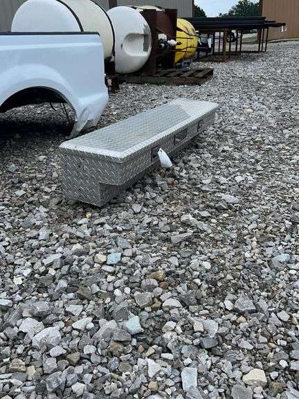 Aluminum Tread Plate Pick-up tool box - Langham Auctioneers