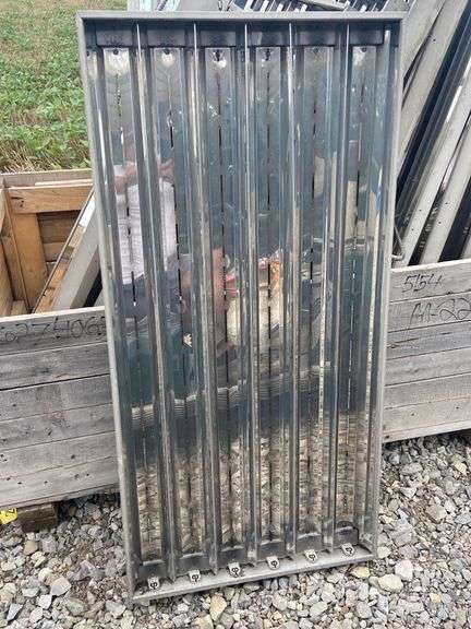 4ft Fluorescent Light Fixtures Used - Langham Auctioneers