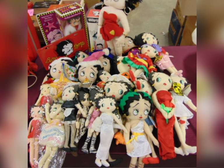Group of Betty boop dolls & other items - Lindsay Auctions & Realty LLC