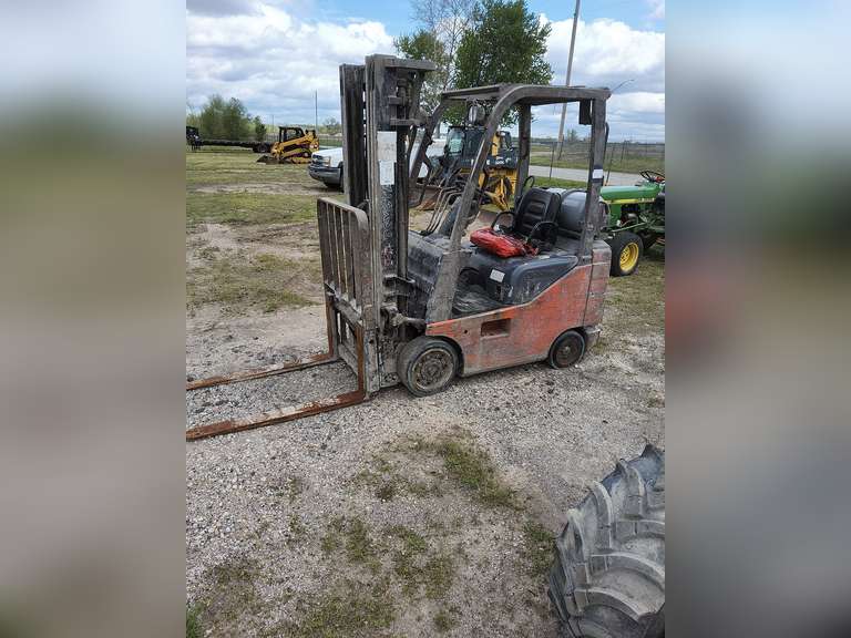 Toyota Mod: 8FGCU18, Ser # 31218, 3000lb fork lift, 8830hrs, pwr ...