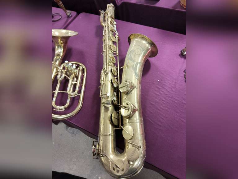 2 musical instruments (condition unknown) SEE PICS - Lindsay Auctions ...