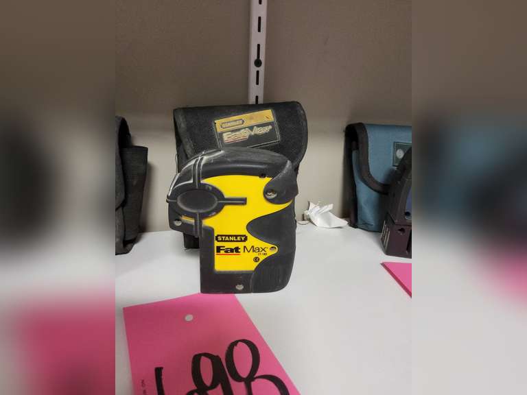 Stanley fat max 77-189 laser level - Lindsay Auctions & Realty LLC