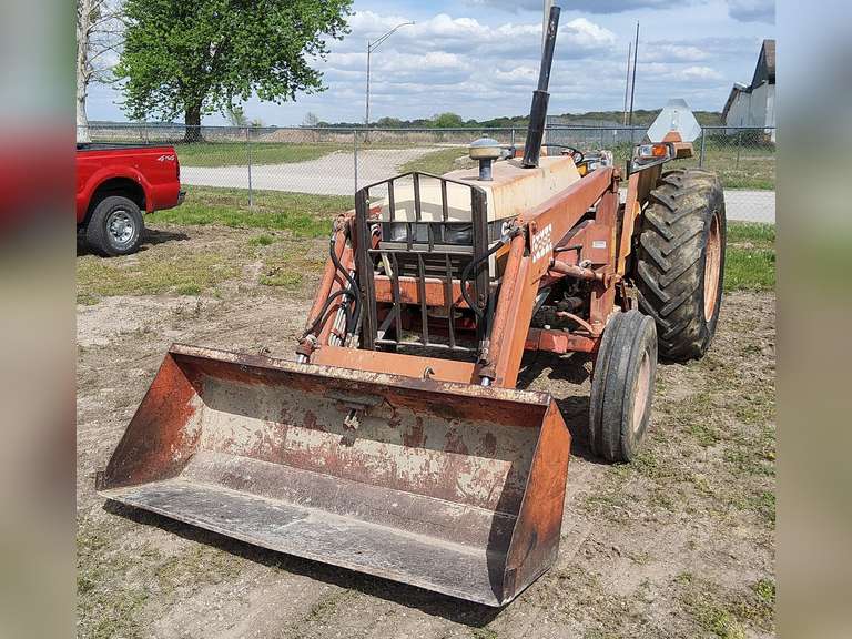 Case 1290 tractor 53HP, 2wd, 12spd trans, Case 4cyl diesel, 2 rear hyd ...