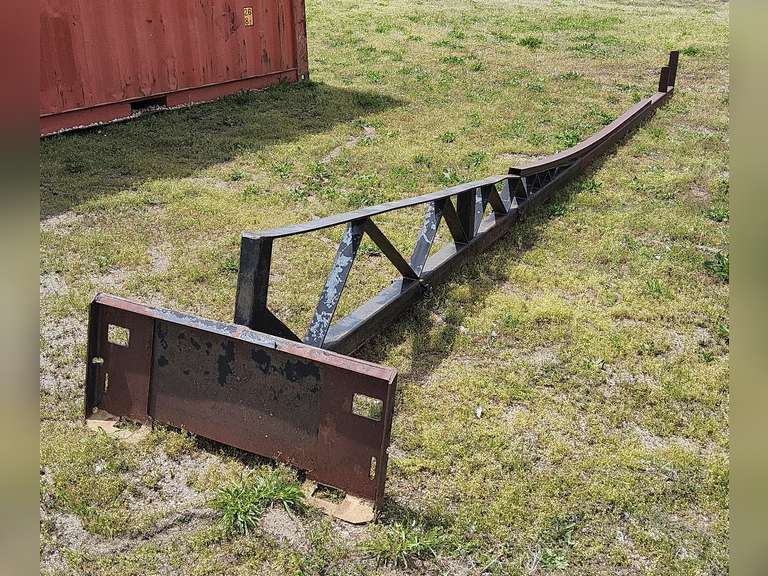 Skidsteer mount truss set/jib pole, 22' long - Lindsay Auctions ...