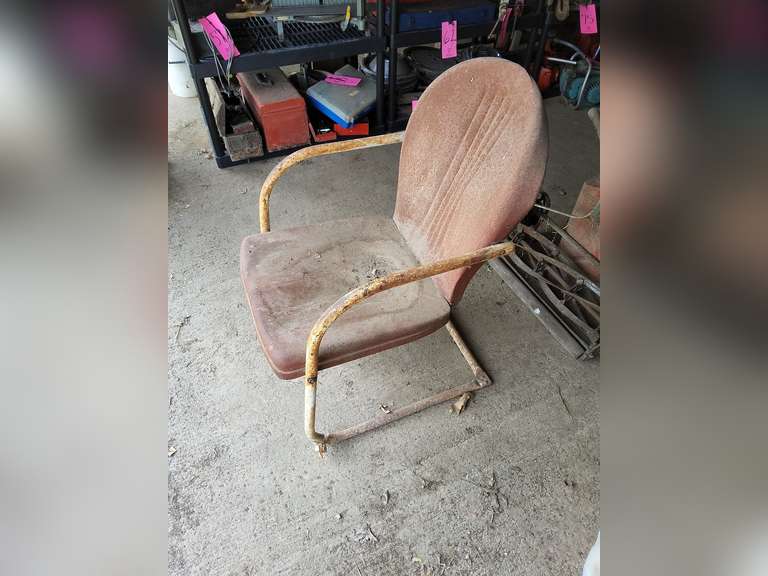 Vintage patio chair - Lindsay Auctions & Realty LLC