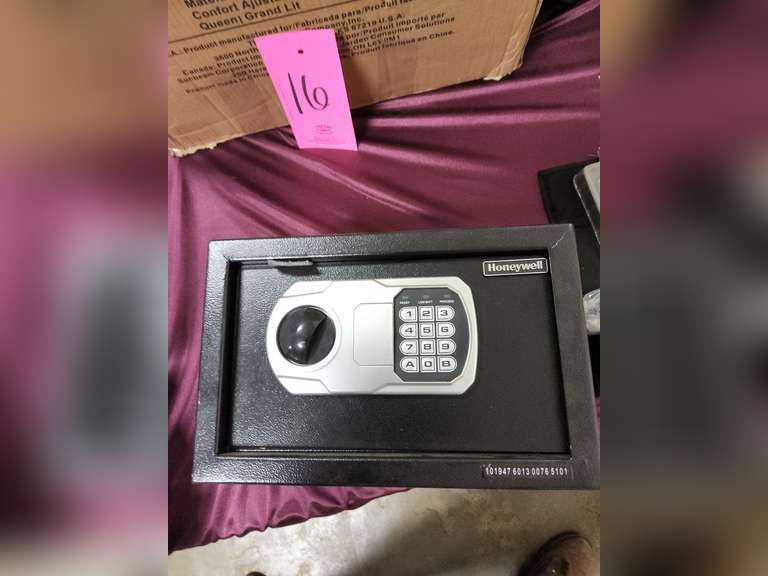 Honeywell Mod: 5101 steel security safe w/ keys - Lindsay Auctions ...
