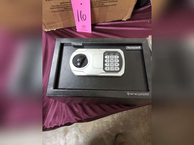 Honeywell Mod: 5101 steel security safe w/ keys - Lindsay Auctions ...