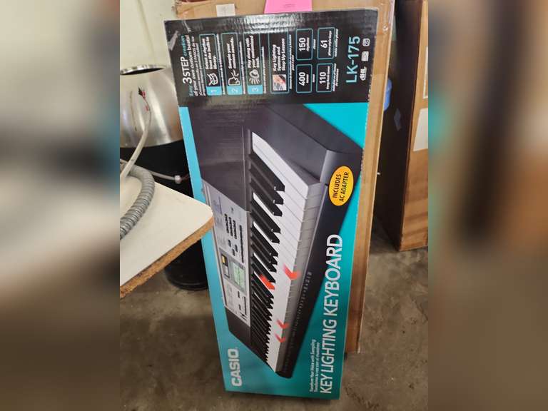 Casio LK-175 key lighted keyboard with stand - Lindsay Auctions ...