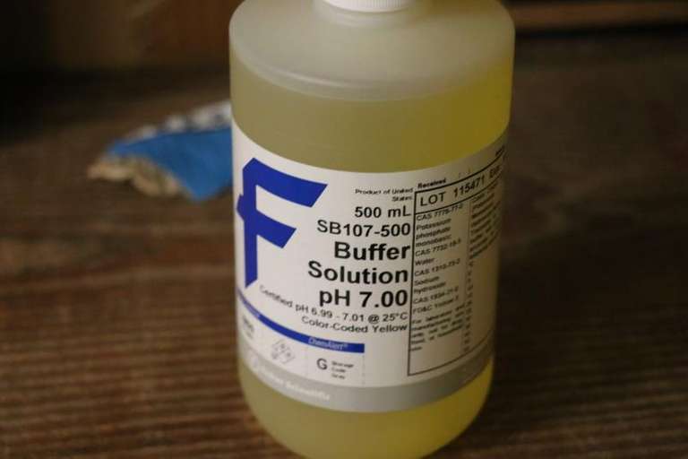 FISHER SCIENTIFIC BUFFER SOLUTION PH 7.00 - Lawler Auction Company