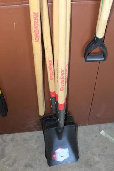 RAZORBACK SQUARE NOSE SHOVELS - Lawler Auction Company
