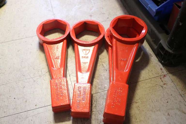 2.25" HAMMER WRENCHES - Lawler Auction Company