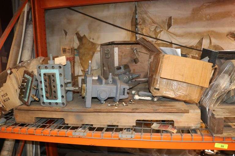 3 SHLEVES OF BARTON METER CASES, BELLOWS HEADS, SENIOR FITTING OUTTER ...