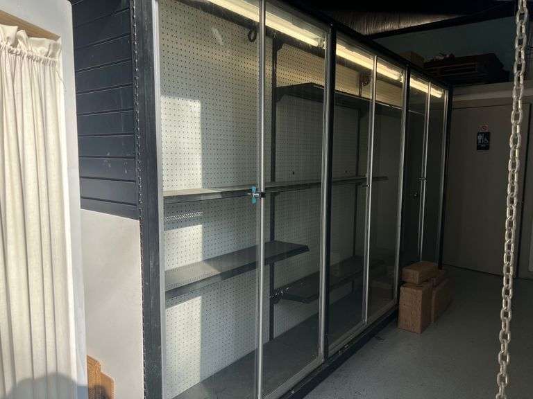 LARGE LIGHT UP, 2-SIDED DISPLAY CASE - Lawler Auction Company