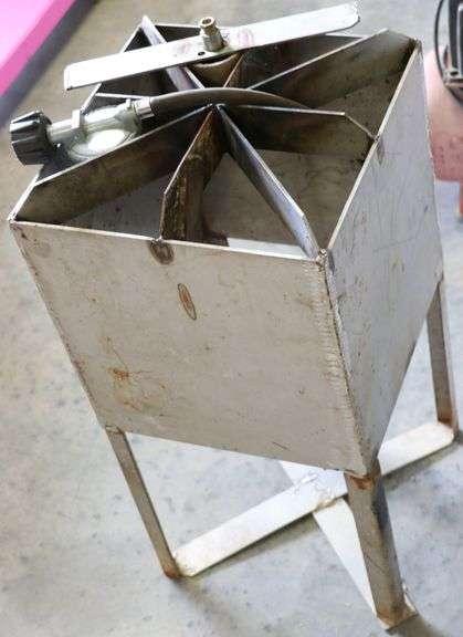 propane tank and fish cooker - Lawler Auction Company