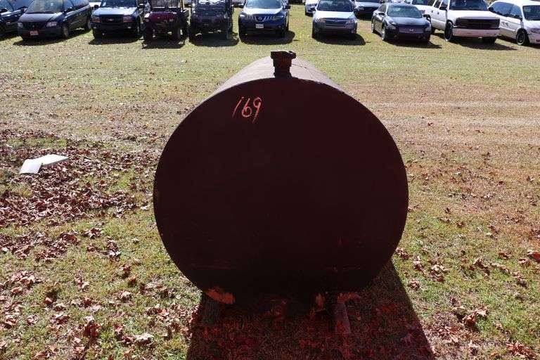 FARM DIESEL TANK ON SKID - Lawler Auction Company